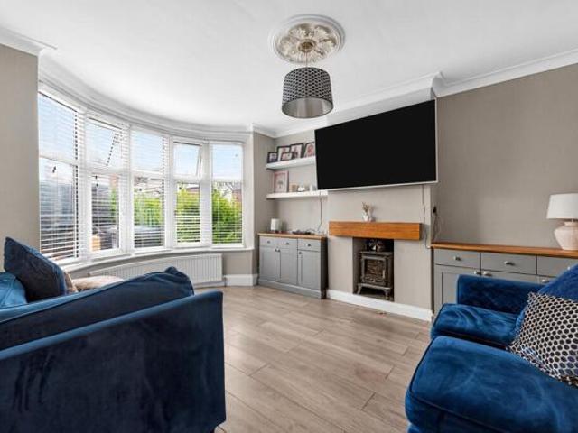 For Sale 3 Bedroom House Chertsey Surrey DLS101100211