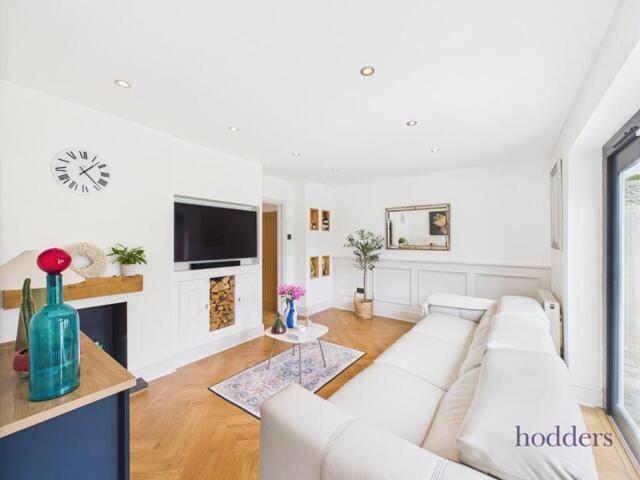 For Sale 3 Bedroom House Chertsey Surrey DLS98903774