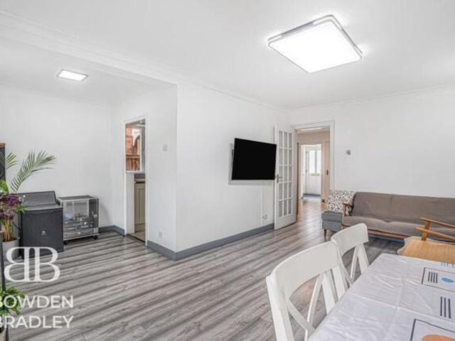 For Sale 3 Bedroom House Chigwell Essex DS101676830