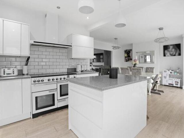 For Sale 3 Bedroom House Chipping Ongar Essex DS101677581