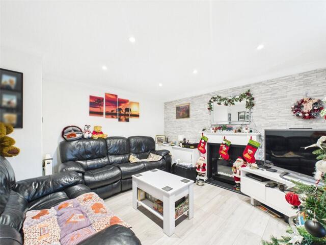For Sale 3 Bedroom House Christchurch Dorset DS99523445
