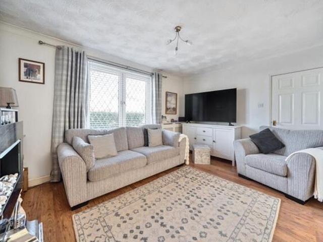 For Sale 3 Bedroom House Cippenham Slough DS98765812