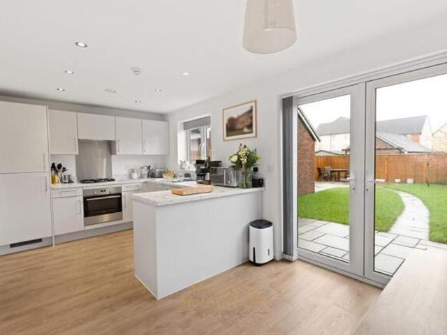 For Sale 3 Bedroom House Crawley West Sussex DLS100733707