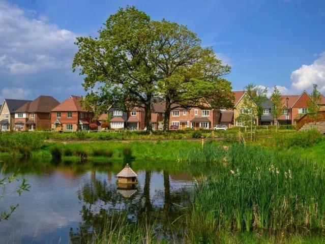 For Sale 3 Bedroom House Crookham Village Fleet DLS102596734