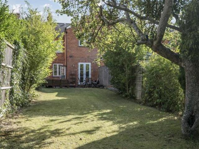 For Sale 3 Bedroom House Crowthorne Wokingham DS98062478
