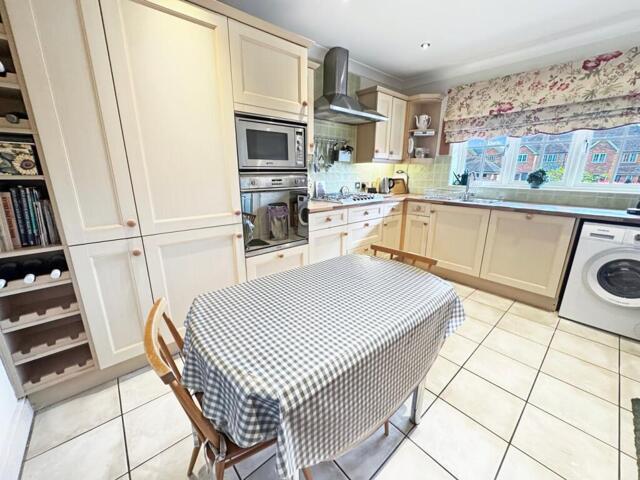 For Sale 3 Bedroom House Amersham Buckinghamshire DS101025566