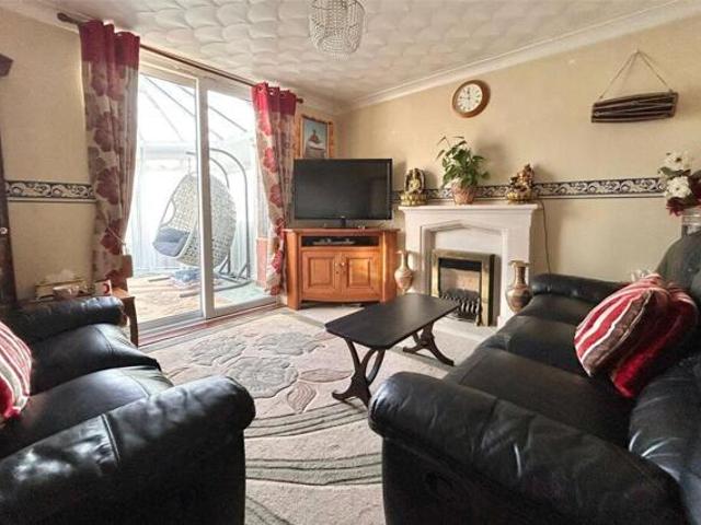 For Sale 3 Bedroom House Aldershot Surrey DLS98612262