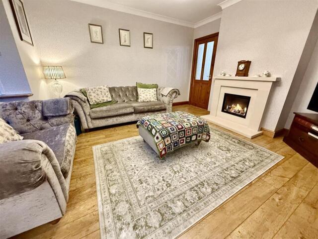 For Sale 3 Bedroom House Aycliffe Aycliffe DS100057995