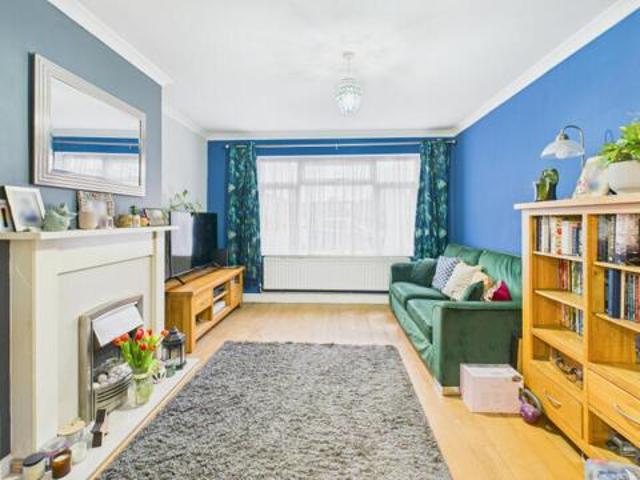 For Sale 3 Bedroom House Aylesbury Buckinghamshire DLS101168392