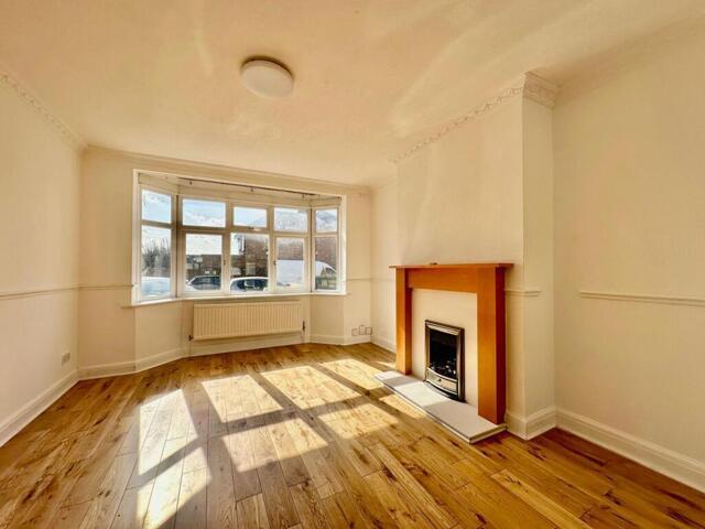 For Sale 3 Bedroom House Barnet Greater London DLS101674665