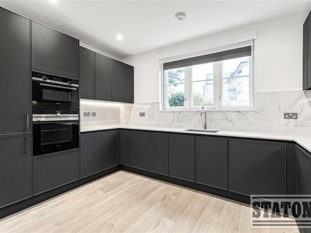 For Sale 3 Bedroom House Barnet Greater London DS98800893