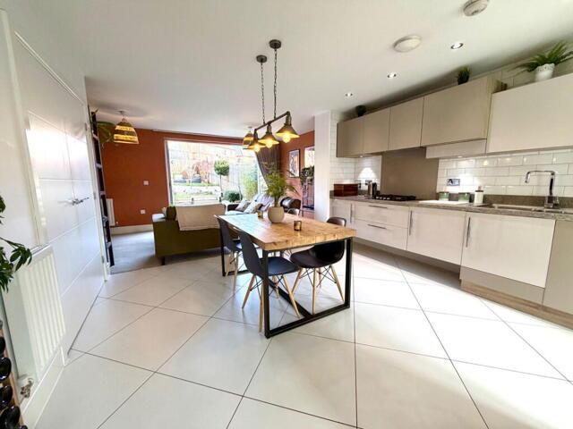 For Sale 3 Bedroom House Barnsley Barnsley DS100191942