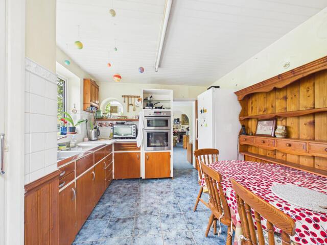 For Sale 3 Bedroom House Beacons Bottom Beacons Bottom DLS101316474