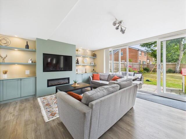 For Sale 3 Bedroom House Beaconsfield Buckinghamshire DLS100685053