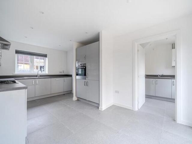 For Sale 3 Bedroom House Berkshire Reading DLS99436740