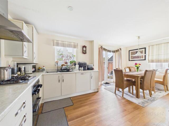 For Sale 3 Bedroom House Brockworth Brockworth DS101678616