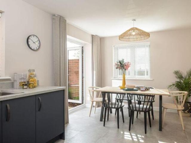 For Sale 3 Bedroom House Brockworth Brockworth DS99572084