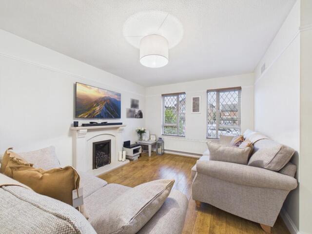 For Sale 3 Bedroom House Broadbridge Heath Broadbridge Heath DLS99840265