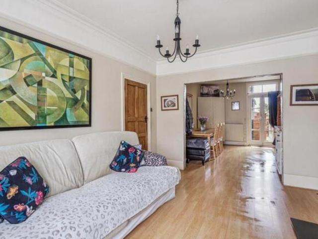 For Sale 3 Bedroom House Bushey Hertfordshire DLS101168558