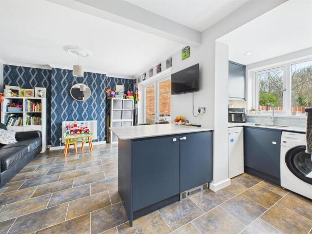 For Sale 3 Bedroom House Gloucester Gloucestershire DLS99608305