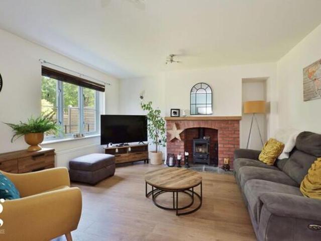 For Sale 3 Bedroom House Gloucestershire Gloucestershire DLS99436705