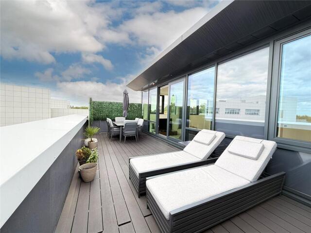 For Sale 3 Bedroom House Greater Manchester Greater Manchester DS98718350