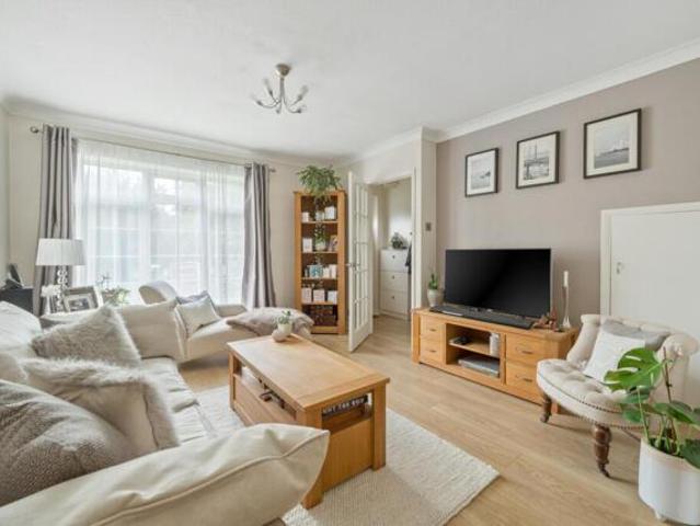 For Sale 3 Bedroom House Guildford Surrey DLS98718580
