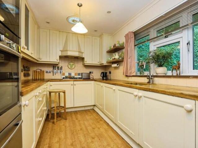 For Sale 3 Bedroom House Guildford Surrey DS99344891