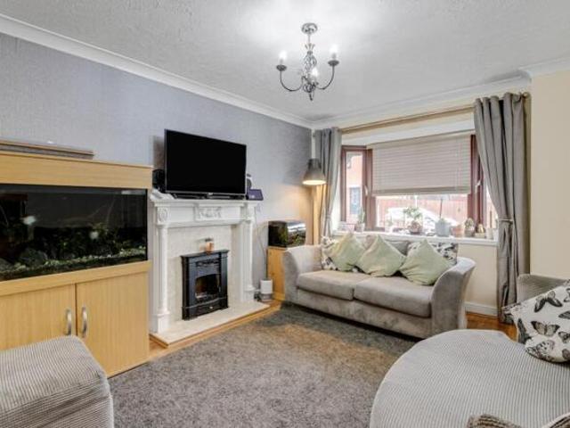 For Sale 3 Bedroom House Dewsbury Kirklees DS98503575