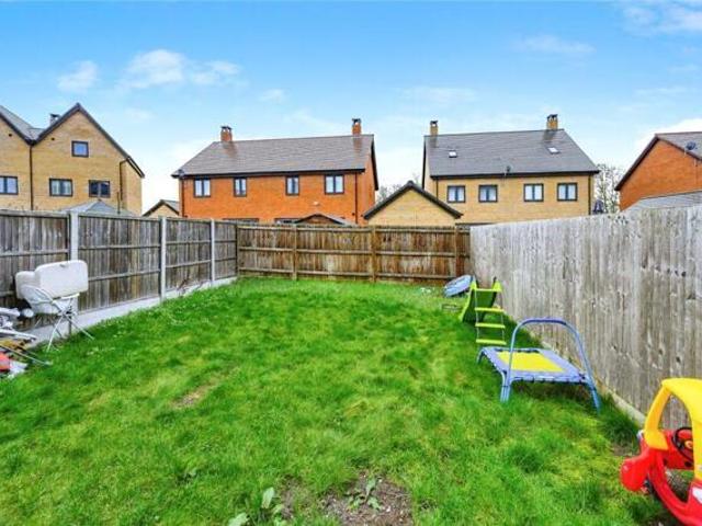For Sale 3 Bedroom House Dunstable Central Bedfordshire DS99736059