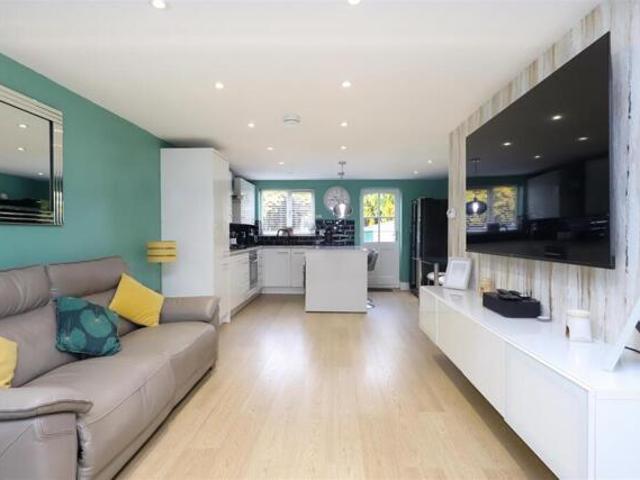For Sale 3 Bedroom House Ealing Greater London DLS99054726