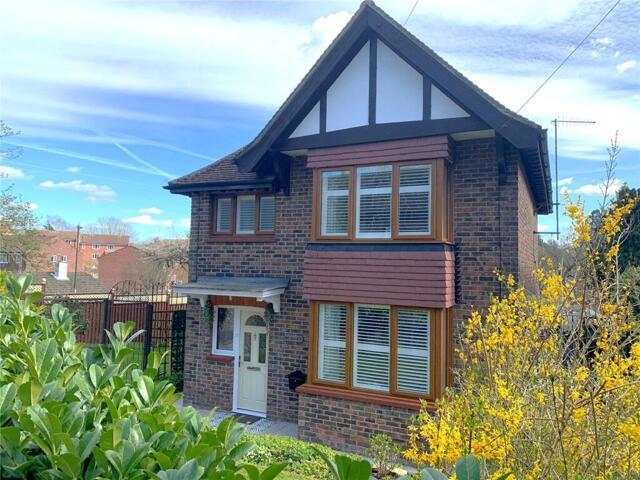 For Sale 3 Bedroom House East Grinstead West Sussex DS101678665