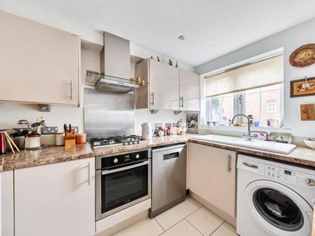 For Sale 3 Bedroom House Eastleigh Hampshire DLS101025295