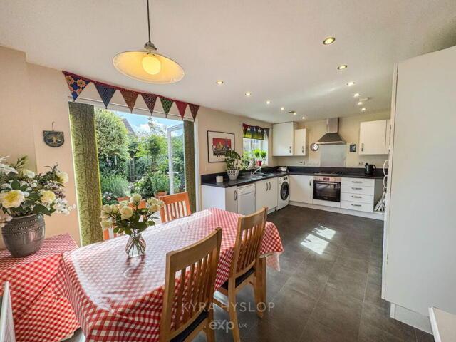 For Sale 3 Bedroom House Exeter Devon DS99895237