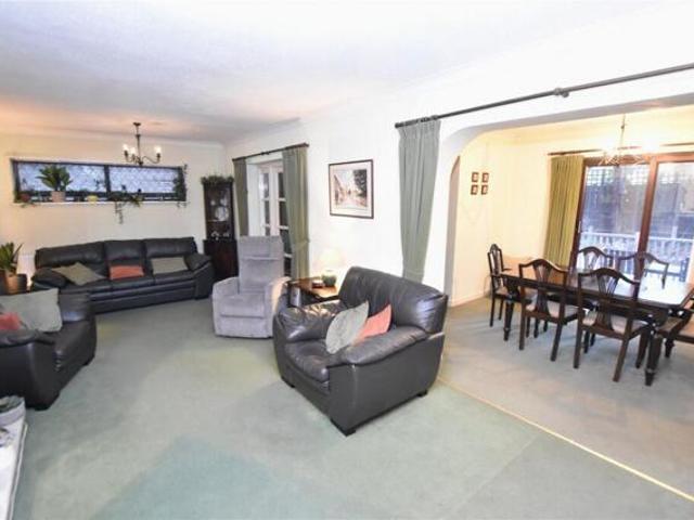 For Sale 3 Bedroom House Farnborough Hampshire DLS99808695