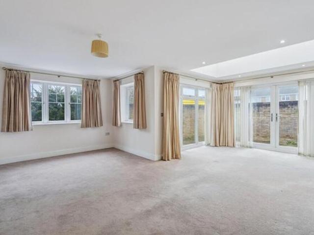 For Sale 3 Bedroom House Farnham Common Slough DS98864377