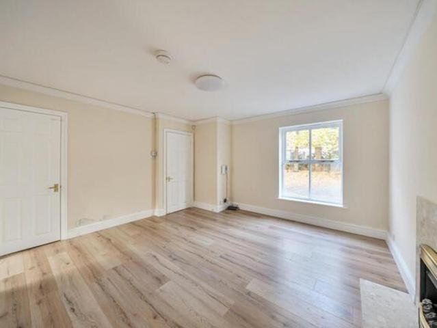 For Sale 3 Bedroom House Kingston Upon Thames Greater London DLS98835023