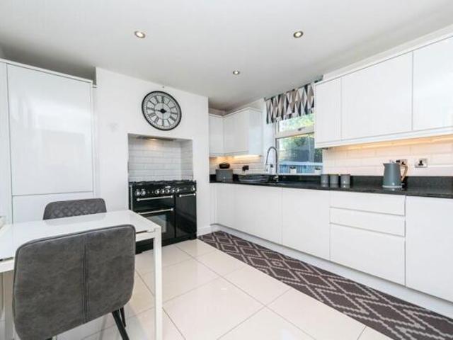 For Sale 3 Bedroom House Kirklees Kirklees DS101675566