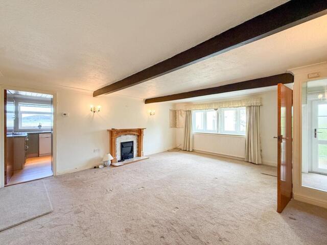 For Sale 3 Bedroom House Kirklees Kirklees DS101675946