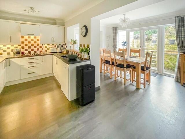 For Sale 3 Bedroom House Holmfirth Kirklees DS101352047