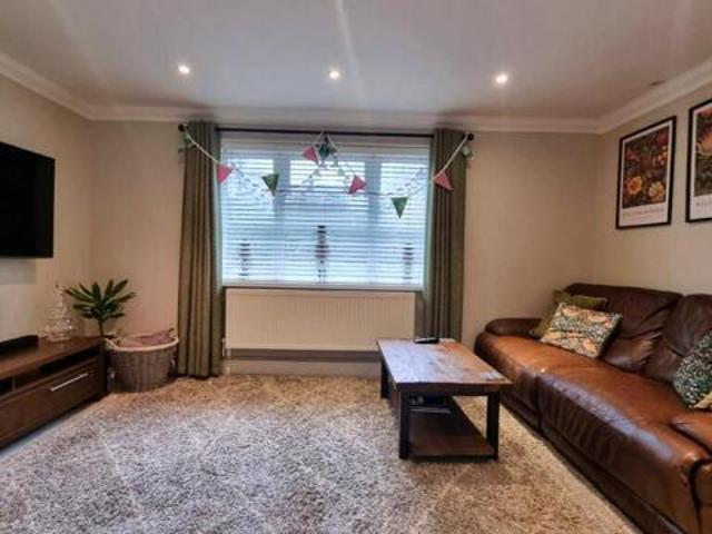 For Sale 3 Bedroom House Horley Surrey DLS99344621