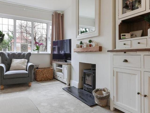 For Sale 3 Bedroom House Horley Surrey DS99808878