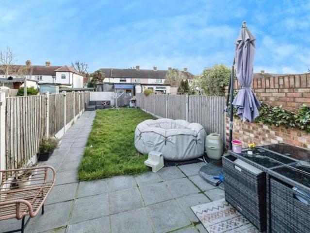 For Sale 3 Bedroom House Hornchurch Greater London DLS100502867