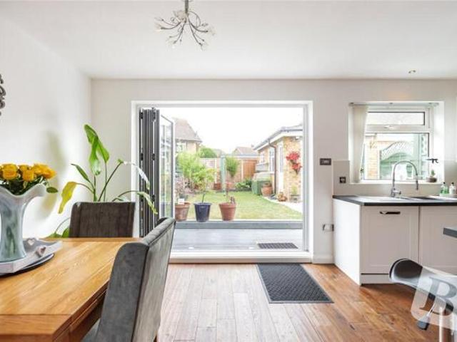 For Sale 3 Bedroom House Hornchurch Greater London DLS101119373