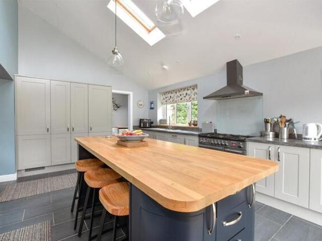 For Sale 3 Bedroom House Havenstreet Havenstreet DLS98386807