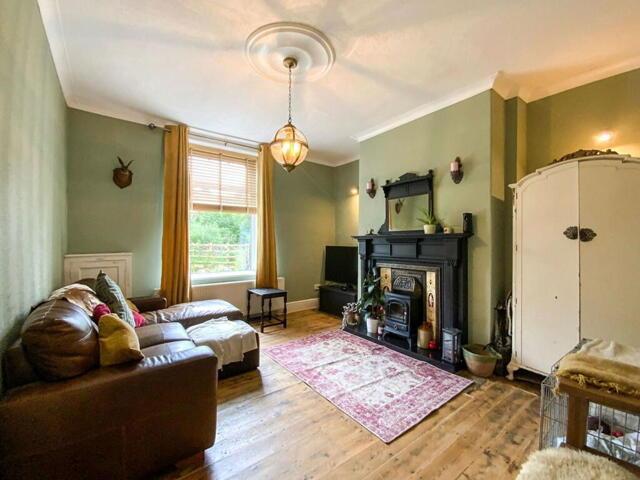 For Sale 3 Bedroom House Hadfield Derbyshire DS99608292