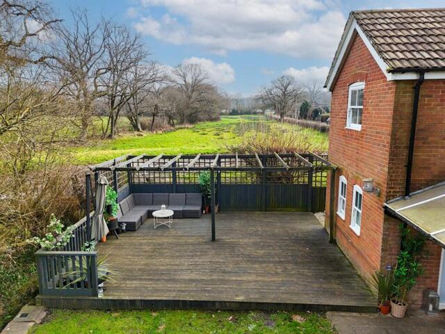 For Sale 3 Bedroom House Hampshire Hampshire DLS99895428