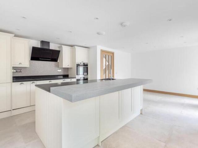 For Sale 3 Bedroom House Hampshire Hampshire DLS101674894