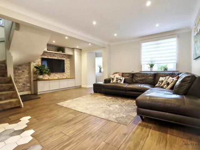 For Sale 3 Bedroom House Hampshire Hampshire DS99436816