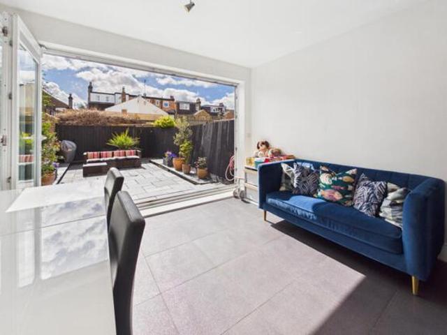 For Sale 3 Bedroom House Hemel Hempstead Hertfordshire DLS101351881